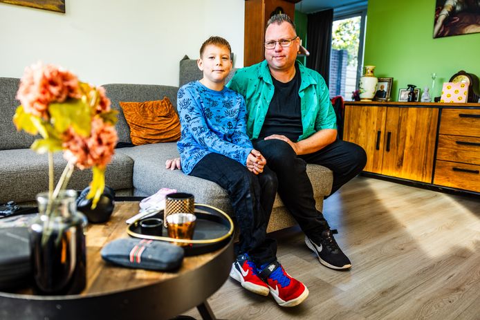 Jelte (9) heeft iets in zijn hersens, waardoor hij zich altijd ...