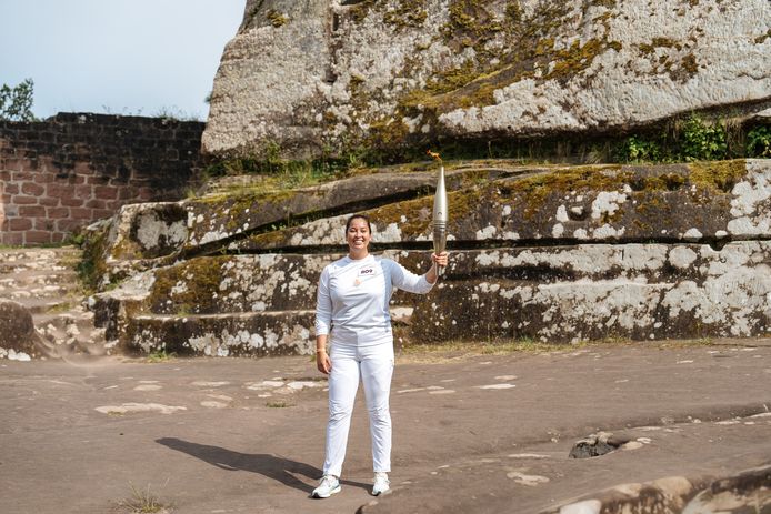 Ranomi Kromowidjojo draagt olympisch vuur: ‘Die Fransen hebben er zo ...
