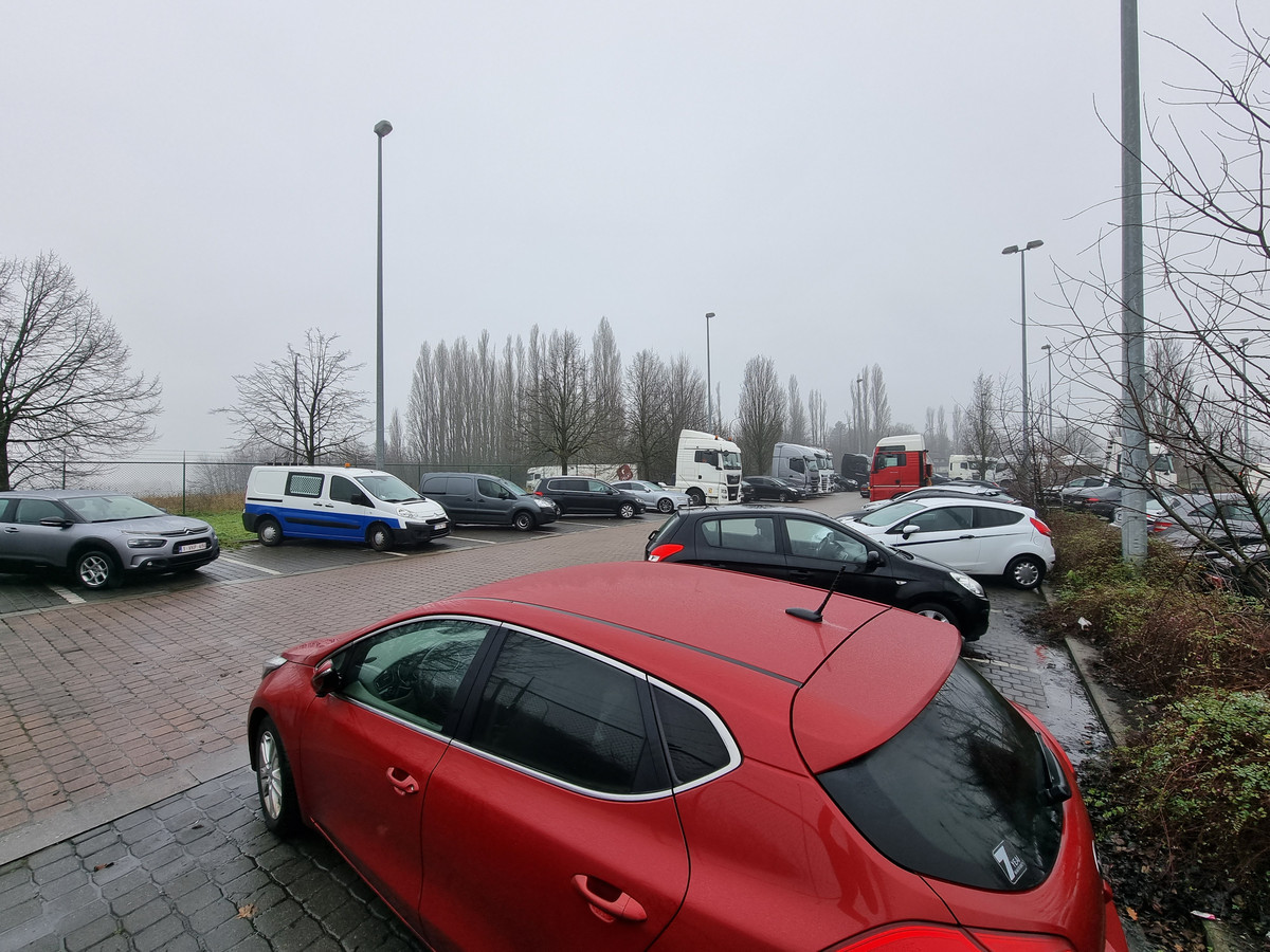 Truckers eisen al jaren volledige carpoolparking op, stadsbestuur ...