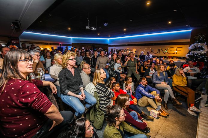 Robbe is Robinson en 300 fans vieren mee | Brugge | hln.be