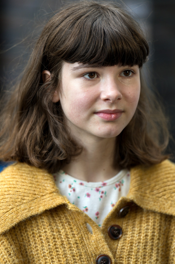 Anna is pas tien, maar maakt nu al lange draaidagen voor reclames: ‘Je ...