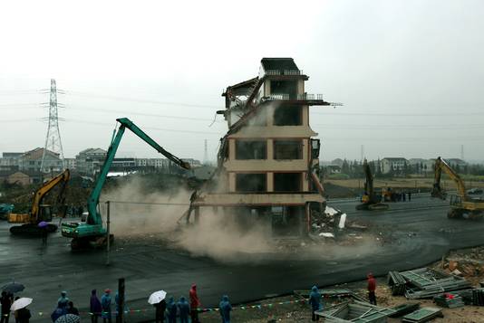 La "maison clou" en Chine a été rasée | Insolite | 7sur7.be