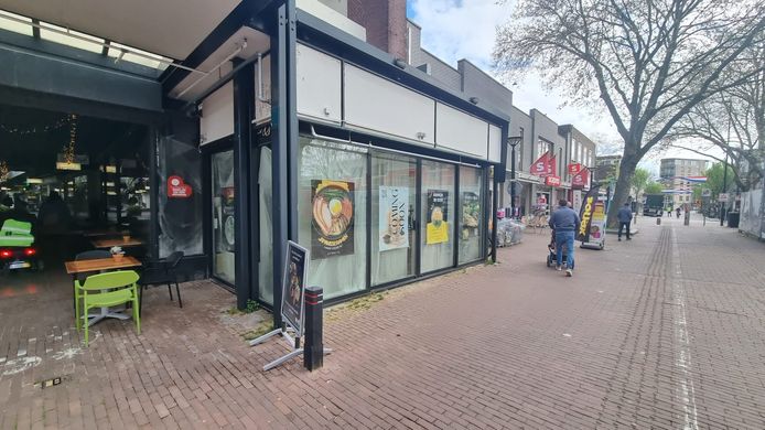 Noedelsoep in plaats van stokbrood: Oishi Streetfood strijkt neer op ...