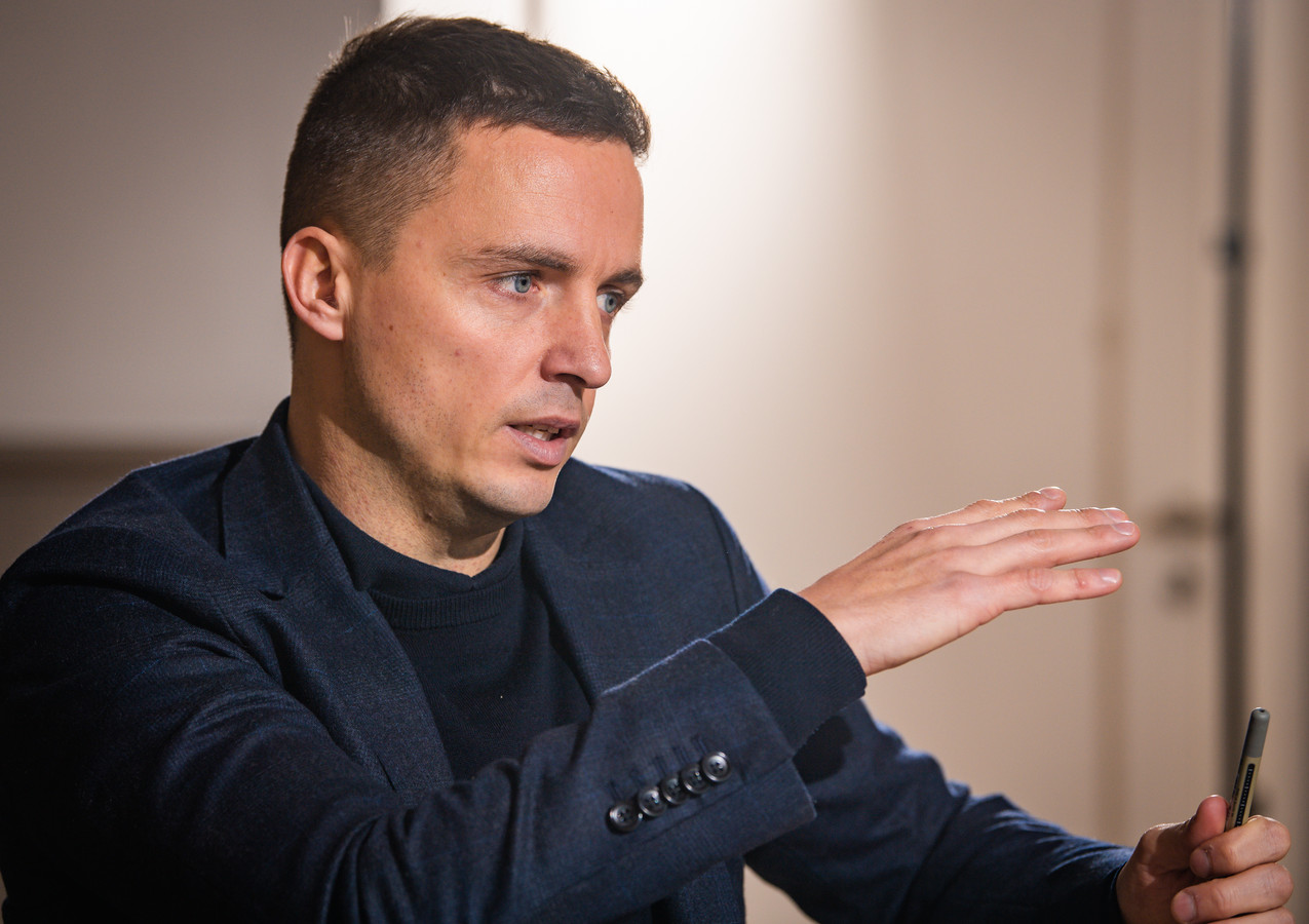 Peter Verbeke, de nieuwe CEO van Anderlecht, raast als wervelwind door ... Peter Verbeke, de nieuwe CEO van Anderlecht, raast als wervelwind door ...