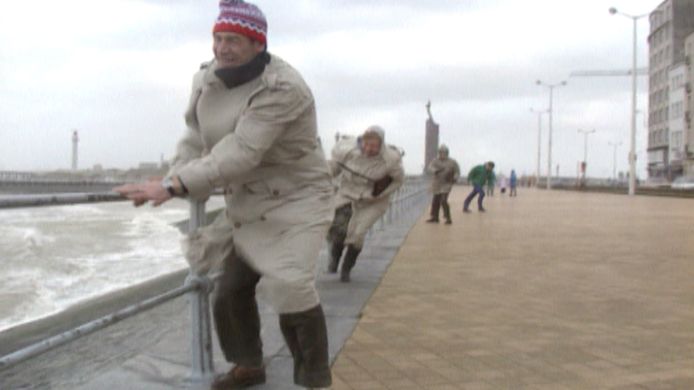 Videobeelden tonen hoe hevig de storm van 25 januari 1990 was ...