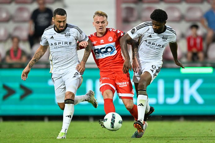 Isaak Davies en KV Kortrijk hopen tegen Standard de nul weg te vegen ...