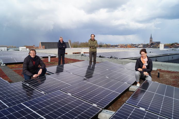 525 zonnepanelen op dak woonzorgcentrum in gebruik genomen ...