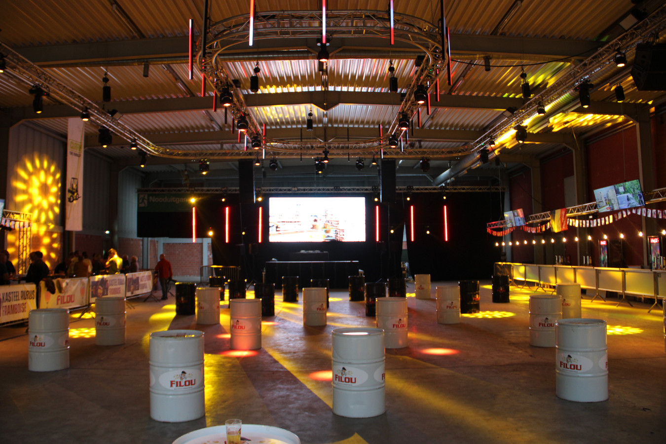 KIJK. Zo ziet het EK-dorp in de Izegemse ION Arena er uit | Foto | hln.be