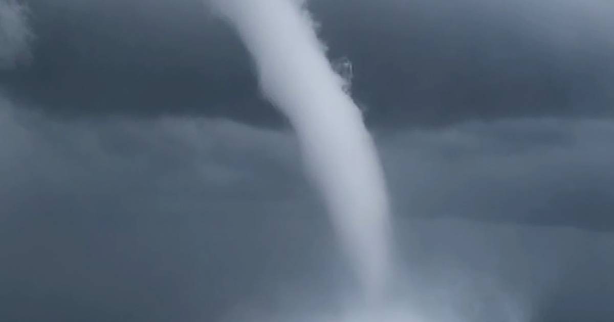 Waterhoos zorgt voor spektakel (en ellende) op Corsica | De Krant | hln.be