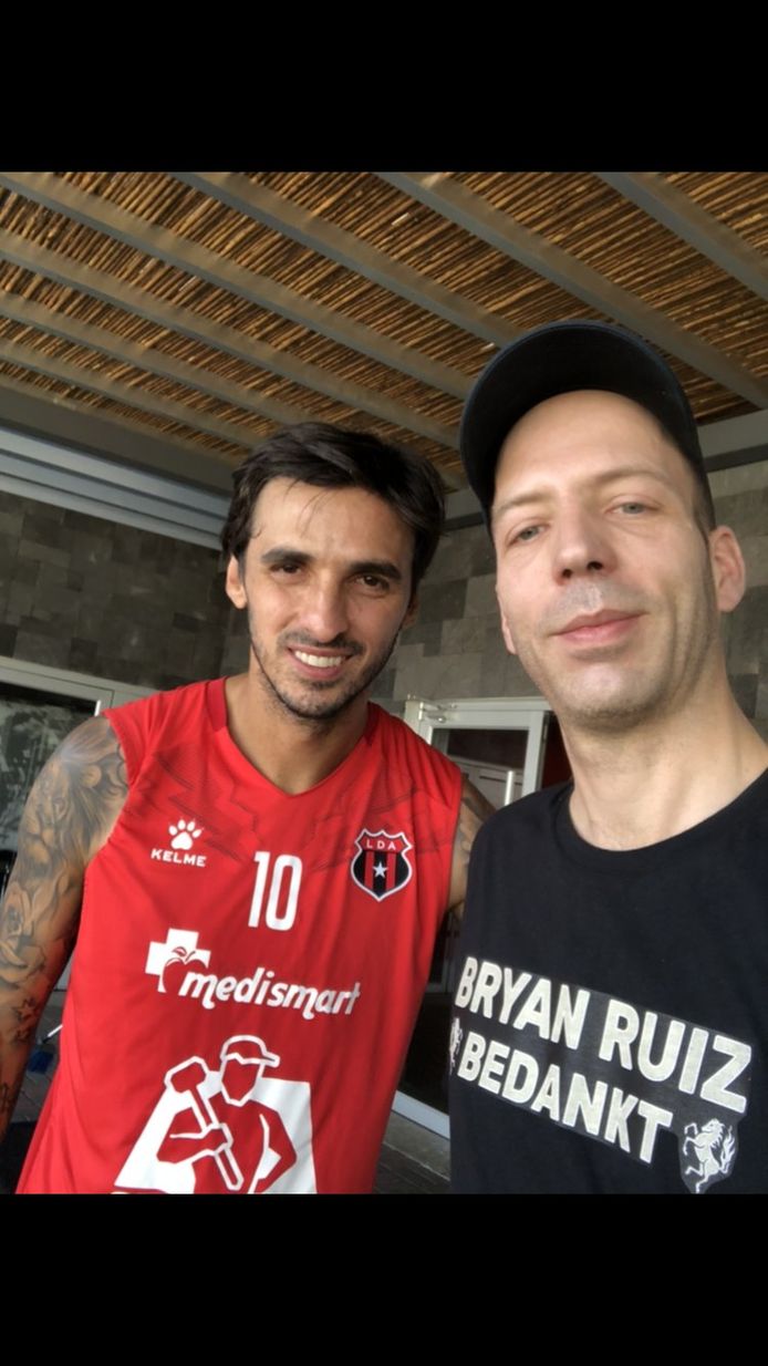 FC Twente-fan Martijn Bakker al in Costa Rica: opeens stond hij tegenover Bryan Ruiz | FC Twente ...