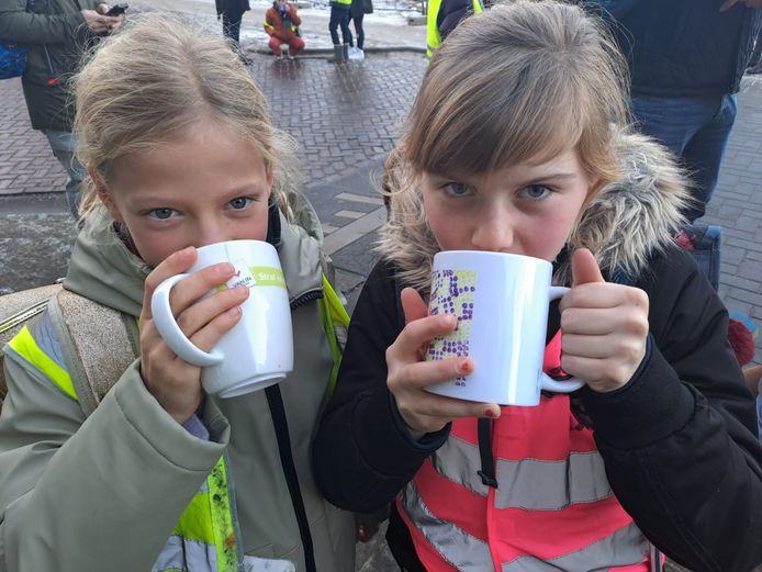 Basisschool Triangel verkoopt ‘soep op de stoep’ voor vzw Feestvarken ...