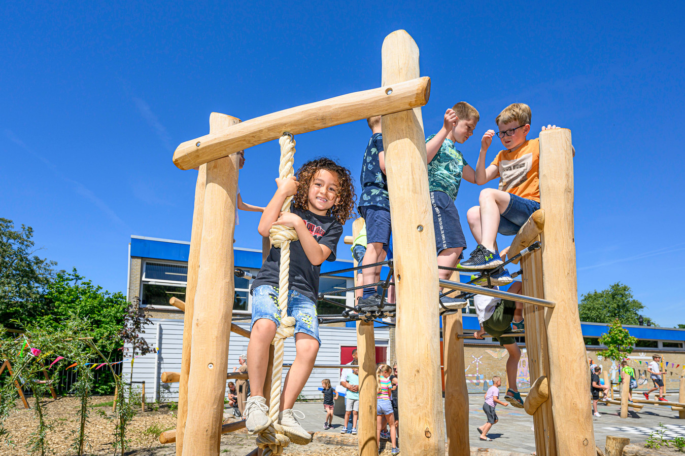 Nieuw, groen schoolplein voor De Klaverhoek: ‘Ook andere kinderen uit ... Nieuw, groen schoolplein voor De Klaverhoek: ‘Ook andere kinderen uit ...