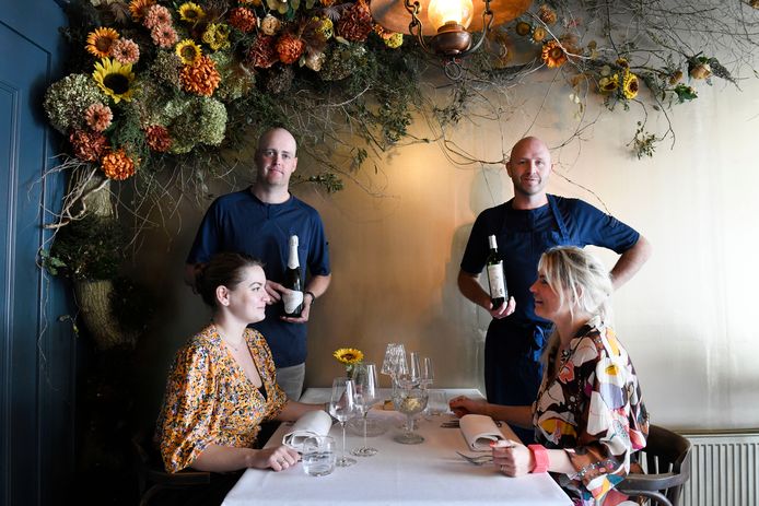 Nieuwe hotspot in Enschede: Café Soleil belooft ‘niet chique, maar qua ...