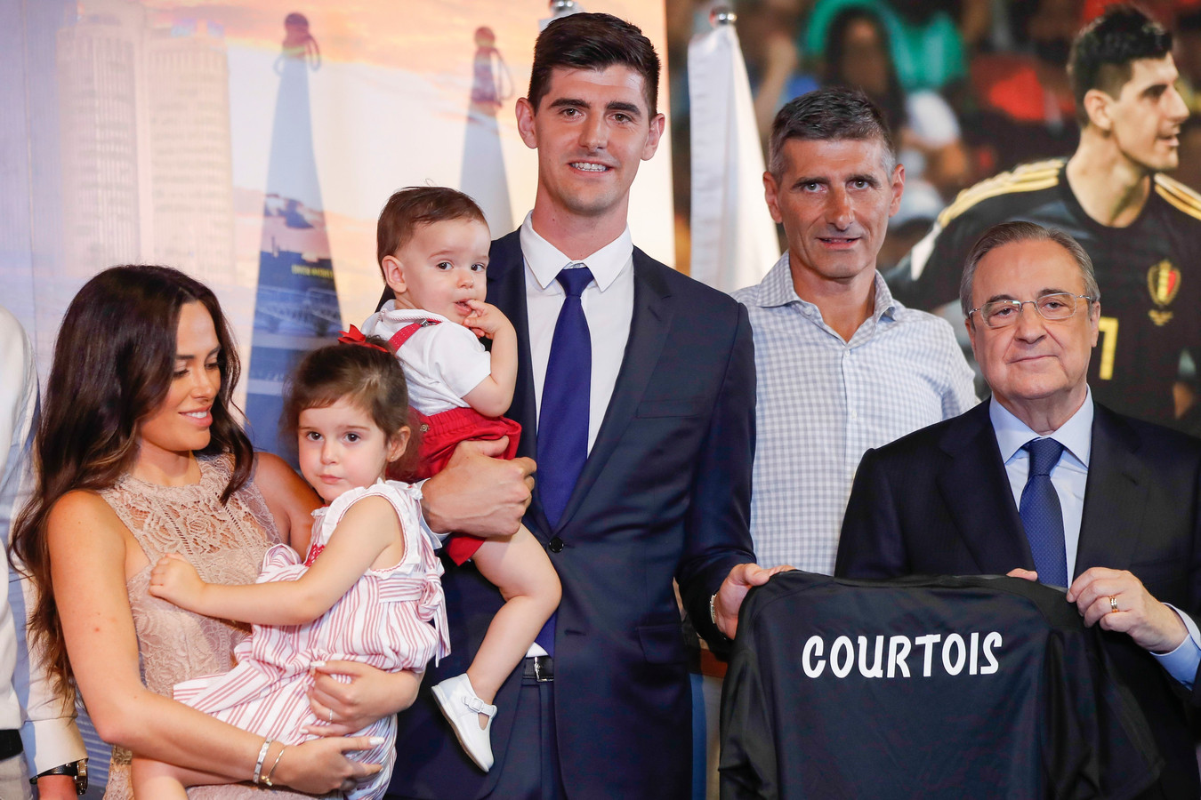 Thibaut Courtois op date met ex-vrouw van Spaanse tennisser en dat ... Thibaut Courtois op date met ex-vrouw van Spaanse tennisser en dat ...
