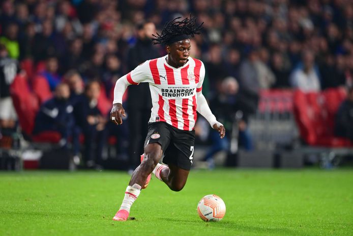 Jong PSV en FC Eindhoven spelen na een spetterende slotfase en mooie ...