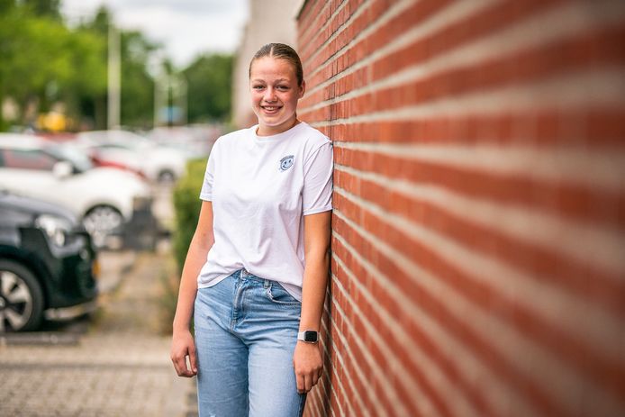 Staat de nieuwe Estavana op? Arnhemse handbalmeiden Anne (15) en ...