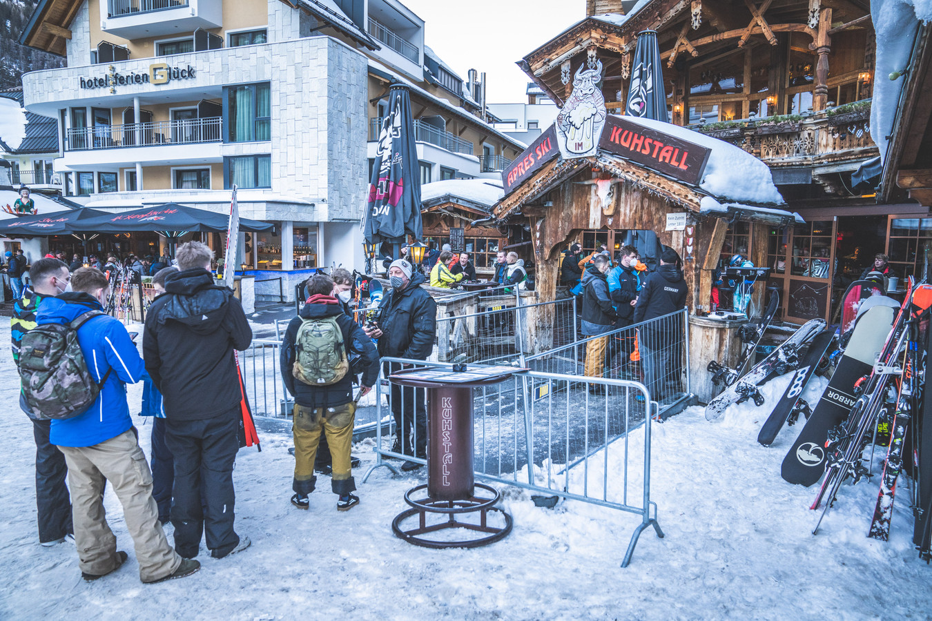 REPORTAGE. Op bezoek in Ischgl, het ‘Ibiza van de Alpen’ waar corona ...