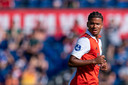Denzel Hall maakt indruk bij ADO en gunt Feyenoord de titel: ‘Arne Slot ...