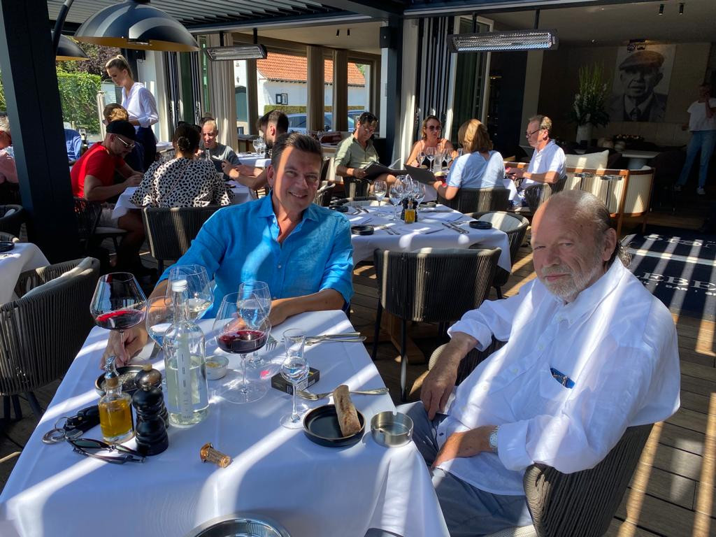 Afscheid van Hugo Camps. "Hij sloot elk gesprek en elk bericht af met ...