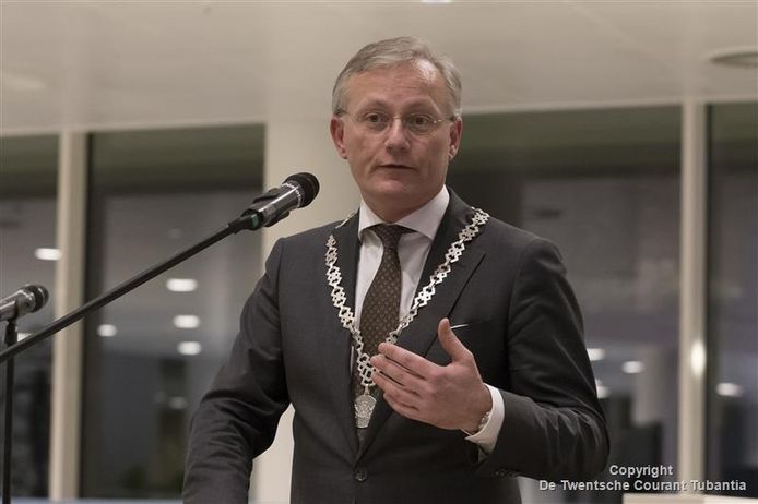 Burgemeester Almelo: 'Verspreiding beelden dodelijk ongeluk ...