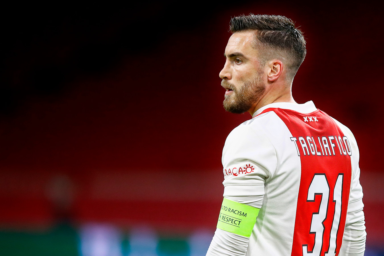 FC Barcelona meldt zich officieel voor Ajax-verdediger Nicolás ...