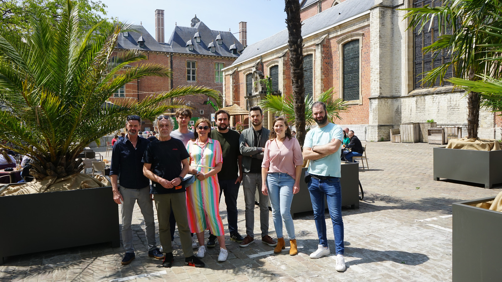 Sint-Nicolaasplein krijgt junglekleedje en gevuld zomerprogramma: “Er ... Sint-Nicolaasplein krijgt junglekleedje en gevuld zomerprogramma: “Er ...