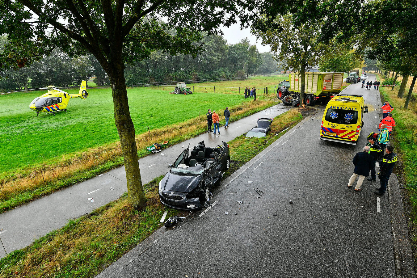 Zwaar ongeval in Hoogeloon: vrouw raakt bekneld in auto na botsing met ...