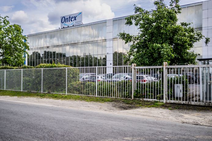 Dick (54) getuigt over onrust bij Ontex door ontslagronde: “Dit treft ...