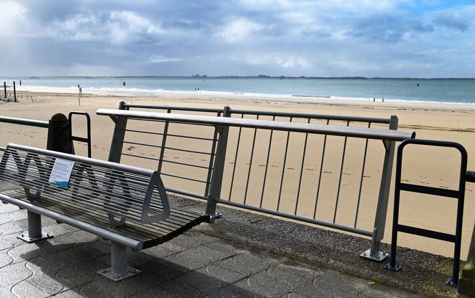 (Oud-)architecten vegen de vloer aan met ontwerp nieuwe reling ...