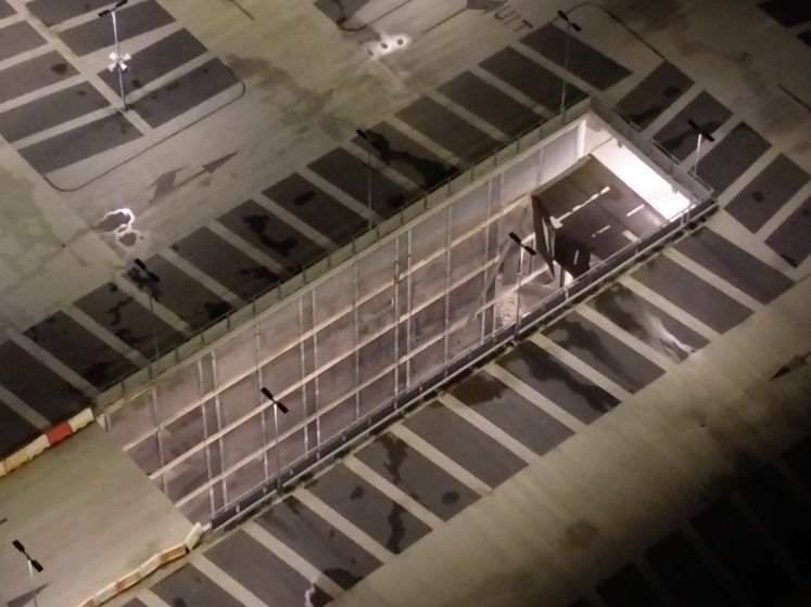 Hoe de verbannen Luc Smits alsnog aan de touwtjes trekt in het ...