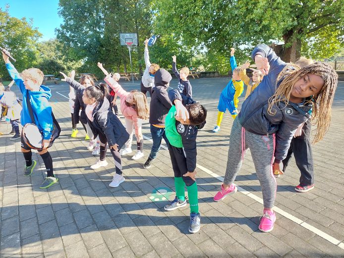 Leerlingen basisschool De Wonderwijzer brengen hun favoriete sport mee ...