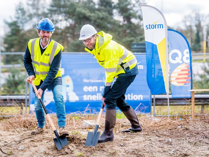 Limburg verwelkomt allereerste snellaadstation voor elektrische wagens ...