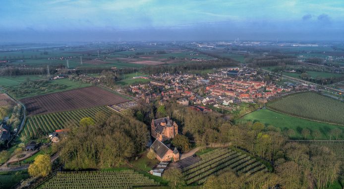Echteld: dorp van Hannes en hét trouwkasteel | Neder-Betuwe ...