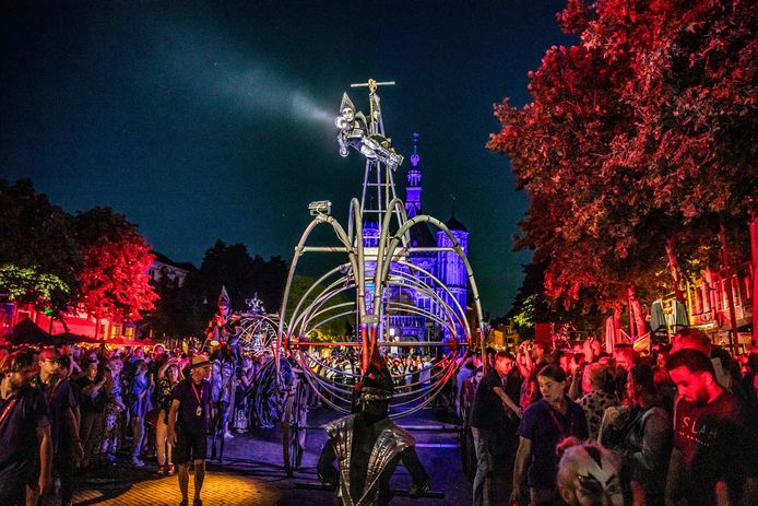 ‘Het was geen schim van wat Deventer op Stelten zou moeten zijn’ | Van ...