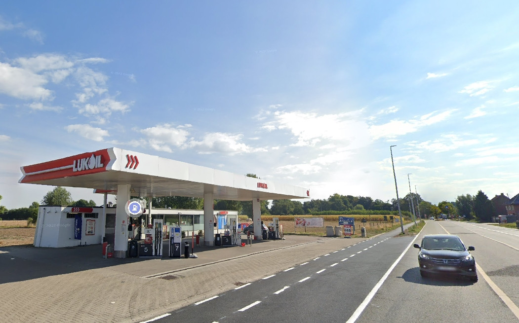 Alarm verjaagt inbrekers in tankstation Lukoil | Foto | hln.be