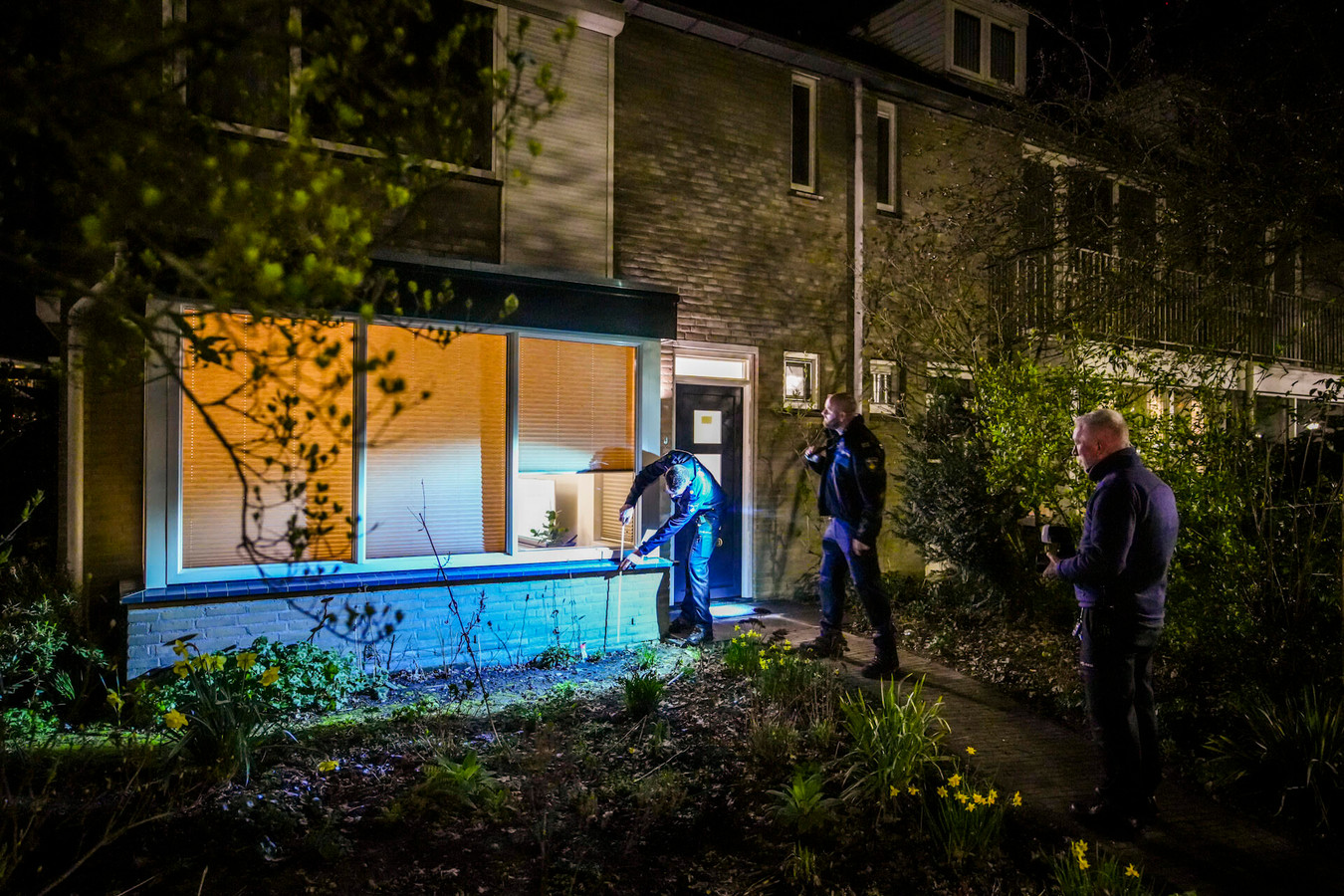 Rijtjeshuis vanuit flat beschoten in Eindhoven, verdachte (52) drie uur later gepakt | Foto | ed.nl