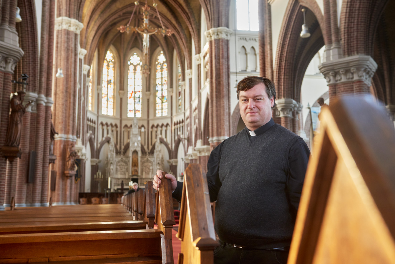Twee nieuwe pastors in de uitgestrekte parochie De Goede Herder, René ...