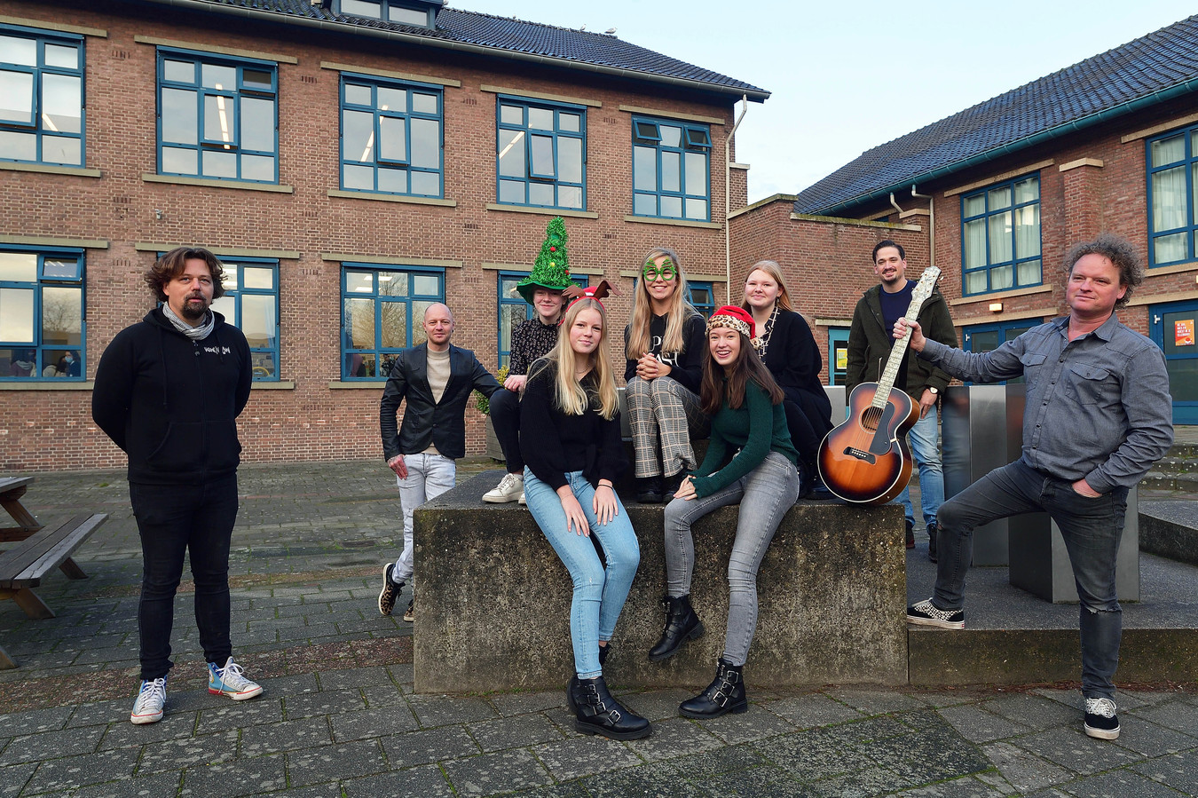 Eenzame Roosendalers krijgen uniek kerstcadeau van middelbare ...