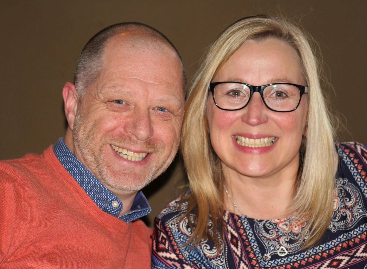 Zoetermeerse Petra trouwt door corona zonder familie en vrienden | Foto ...