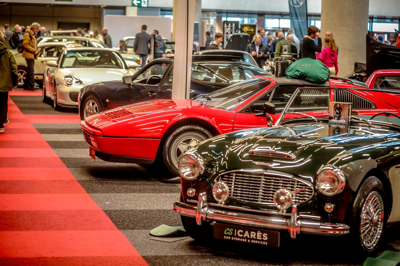 IN BEELD. De grote terugkeer van Auto Classics naar het Beursplein in ...
