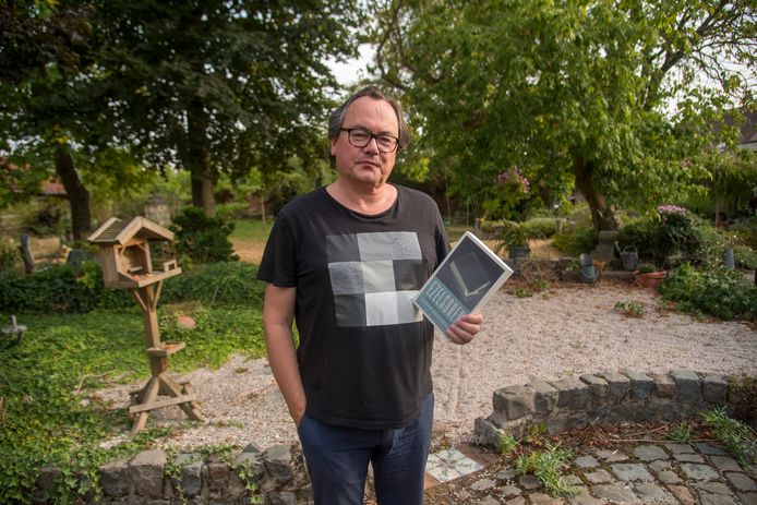 Professor en filosoof Johan Braeckman bundelt essays in ‘Ezelsoren ...