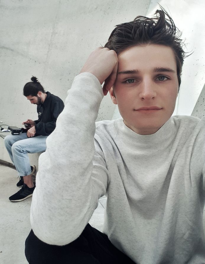 Jasper Publie brengt 3 jaar na Bandits soloproject uit: “Vijf maanden ...