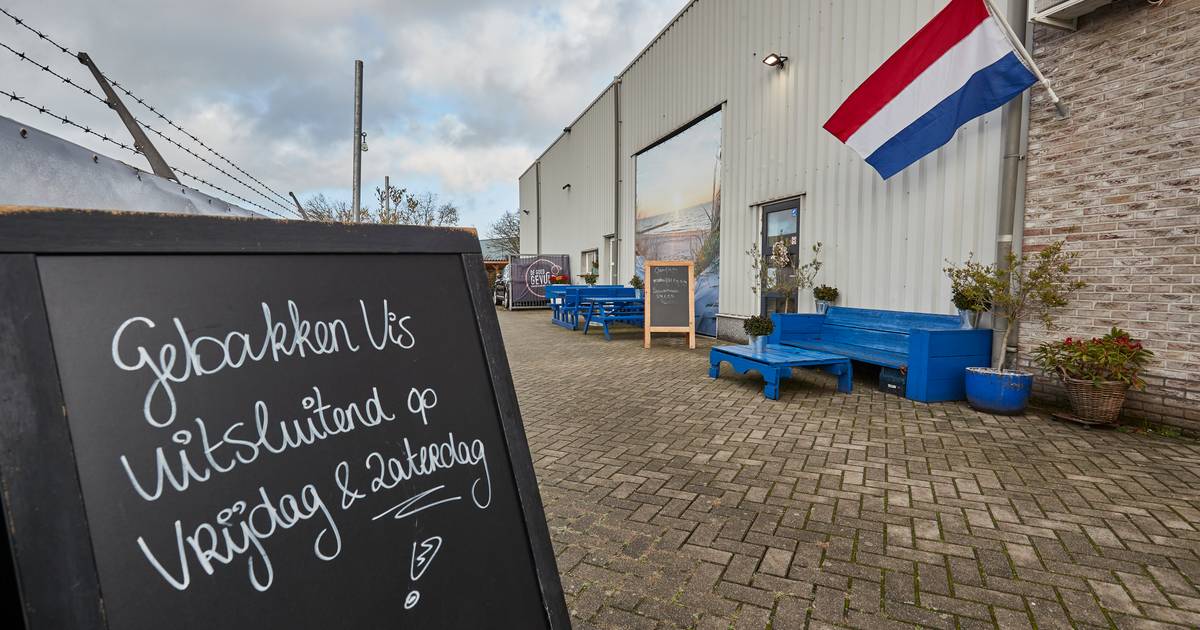 Lezers over dwangsom voor picknicktafels bij viszaak: ‘Pak drugshandel ...