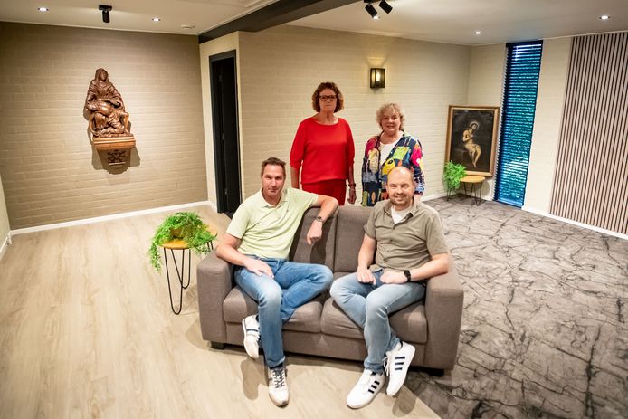 Albergen verenigt zich rond vernieuwde aula: 'Samen houden we de kerk ...