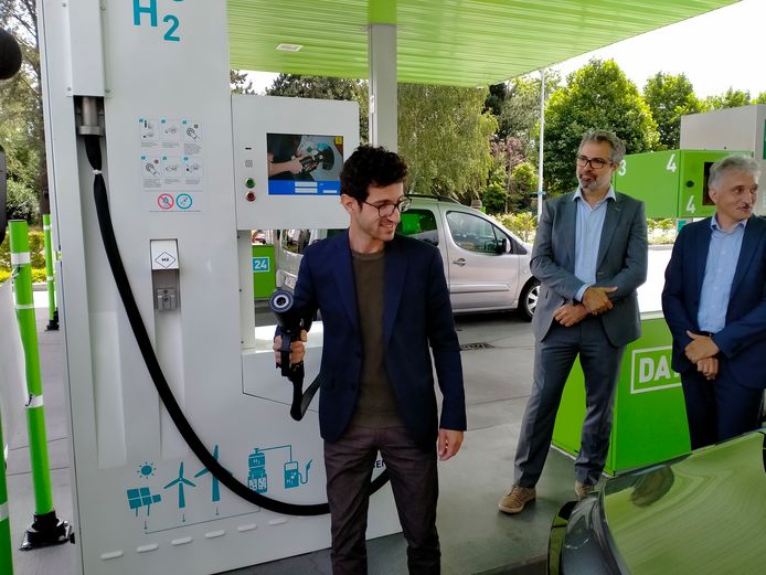 DATS 24 opent eerste waterstoftankstation in Leuven | Leuven | hln.be