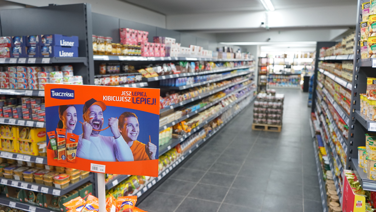 Eerste Poolse supermarkt opent deuren: “Klanten komen zowel voor ... Eerste Poolse supermarkt opent deuren: “Klanten komen zowel voor ...