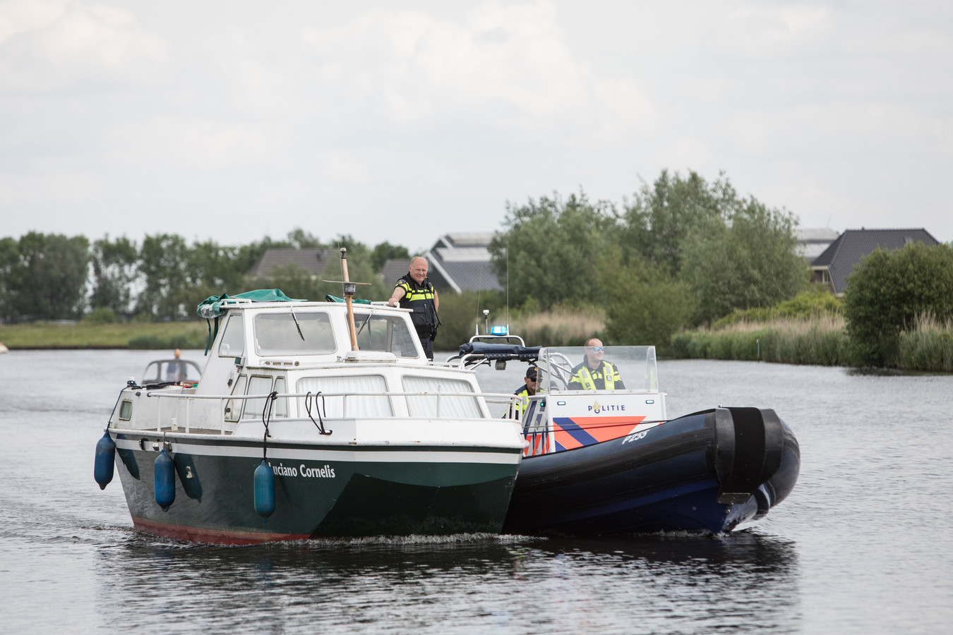 Politie Eemnes neemt gestolen boot in beslag | Foto | AD.nl