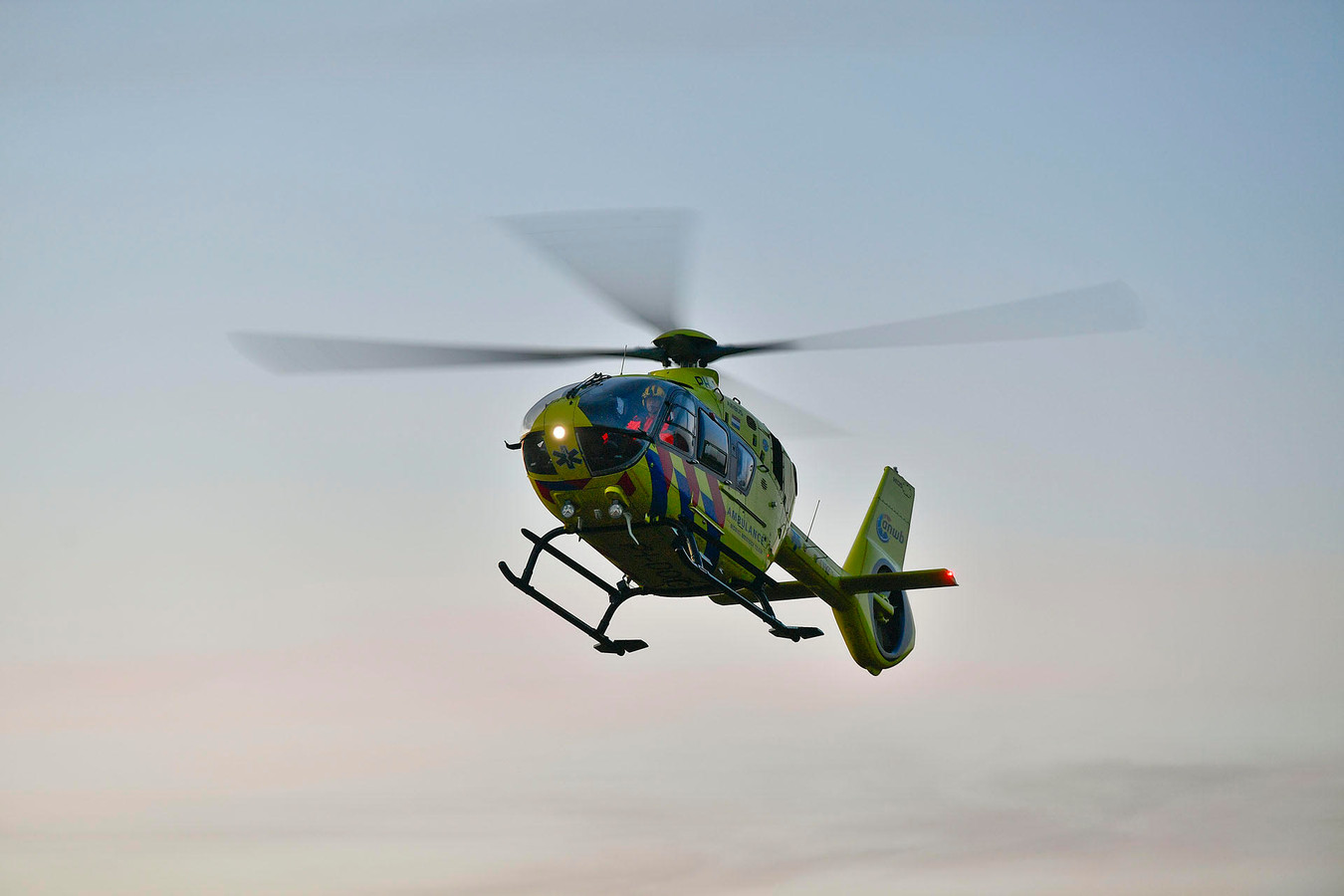 Vrouw (27) uit België overleden bij frontale botsing op Westparallel ...