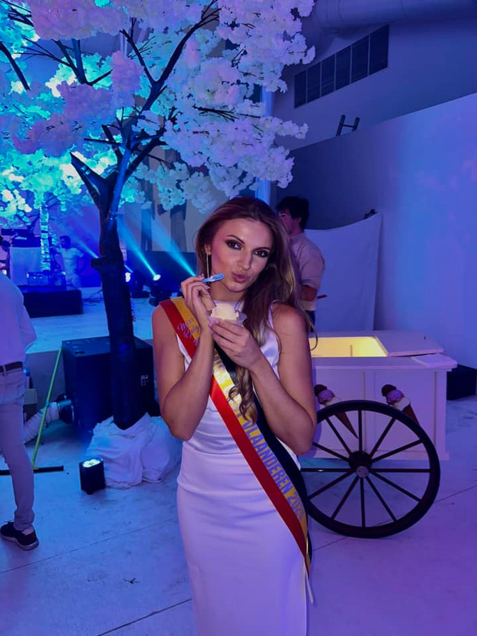 Julie Mortier (23) staat vandaag in de finale van Miss België 2024 ...