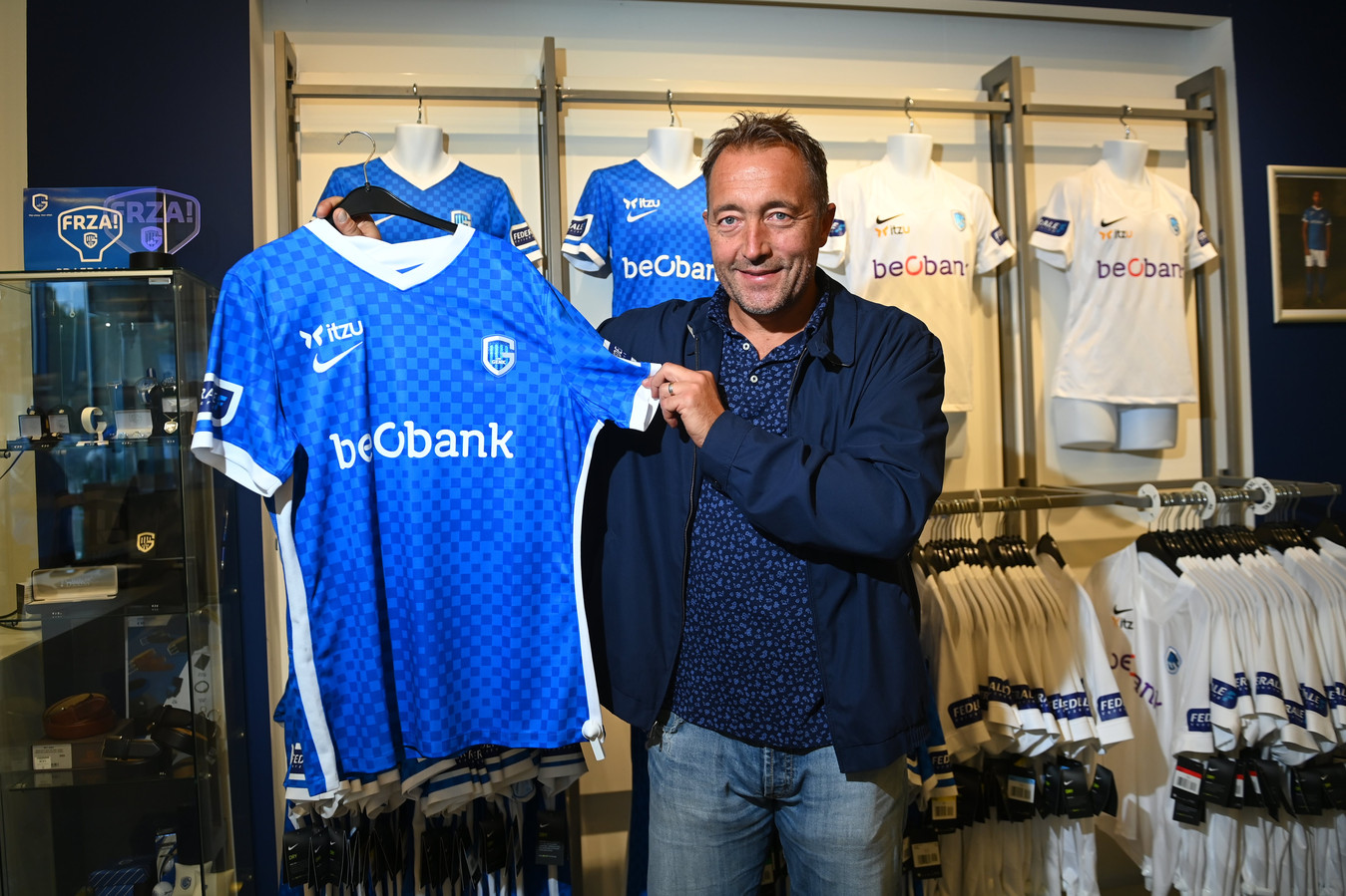 Branko Strupar feliciteert assistkoning Mike Trésor: “Hopelijk help je ... Branko Strupar feliciteert assistkoning Mike Trésor: “Hopelijk help je ...